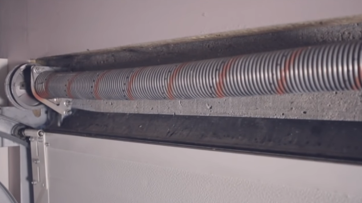 Changer le ressort défectueux d’une porte sectionnelle